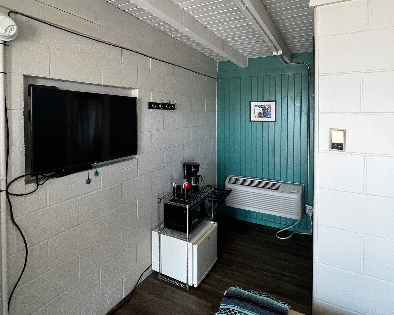 The Cedar Motel | Sandusky Bay View Waterfront Lodging