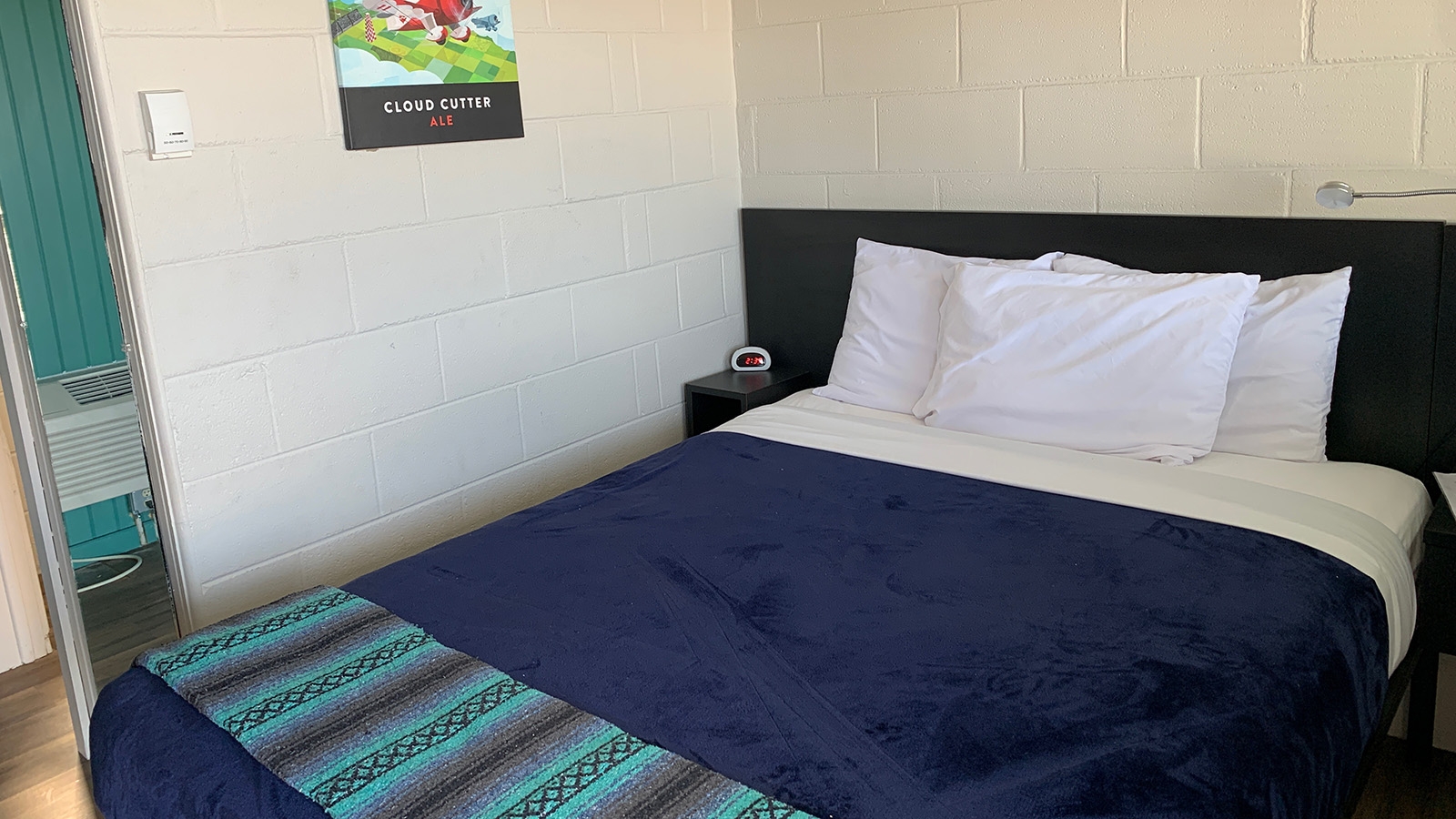 The Cedar Motel | Sandusky Bay View Waterfront Lodging